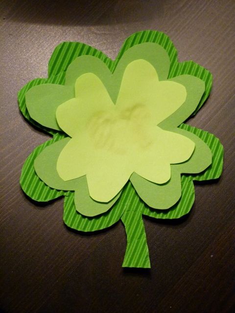 activité manuelle : Saint Patrick : trèfles